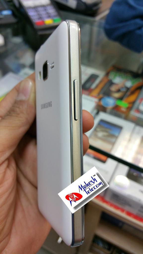 Samsung Z1 sous Tizen : fiche technique et nouvelles photos