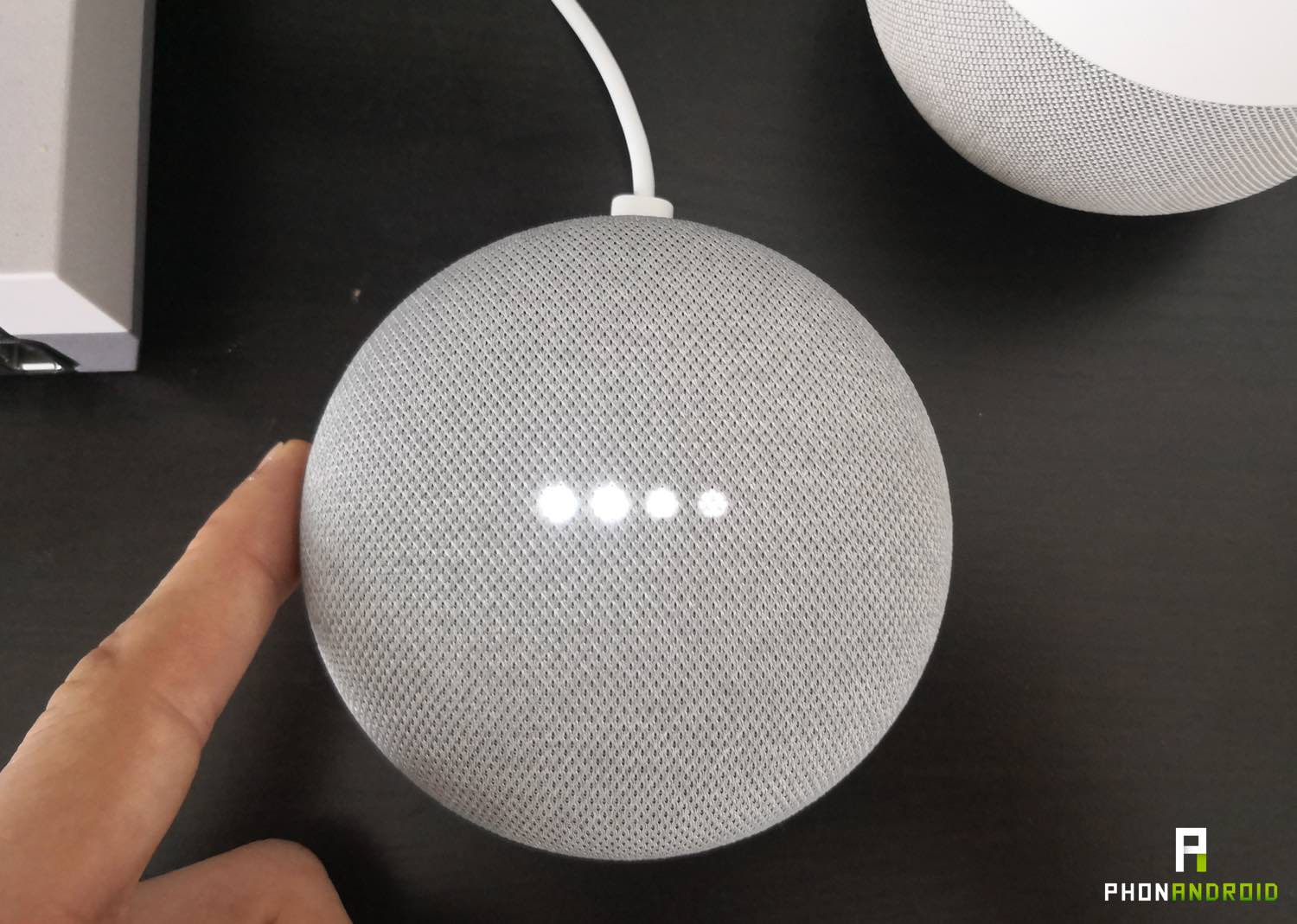Test du Google Home Mini : le futur à la portée de tous