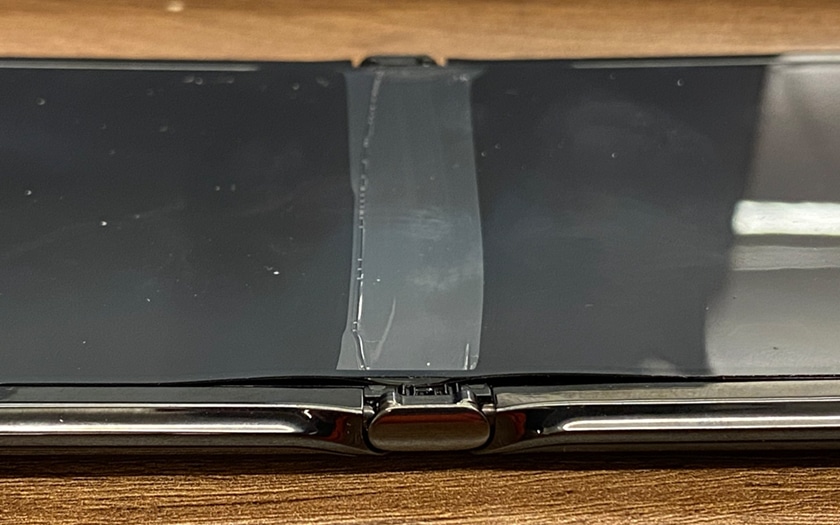 Motorola Razr : l'écran de cet utilisateur se dédouble affreusement au ...