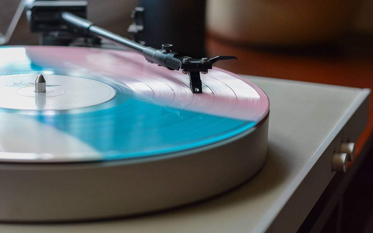 Les ventes de vinyles ont battu celles du CD pour la première fois en ...