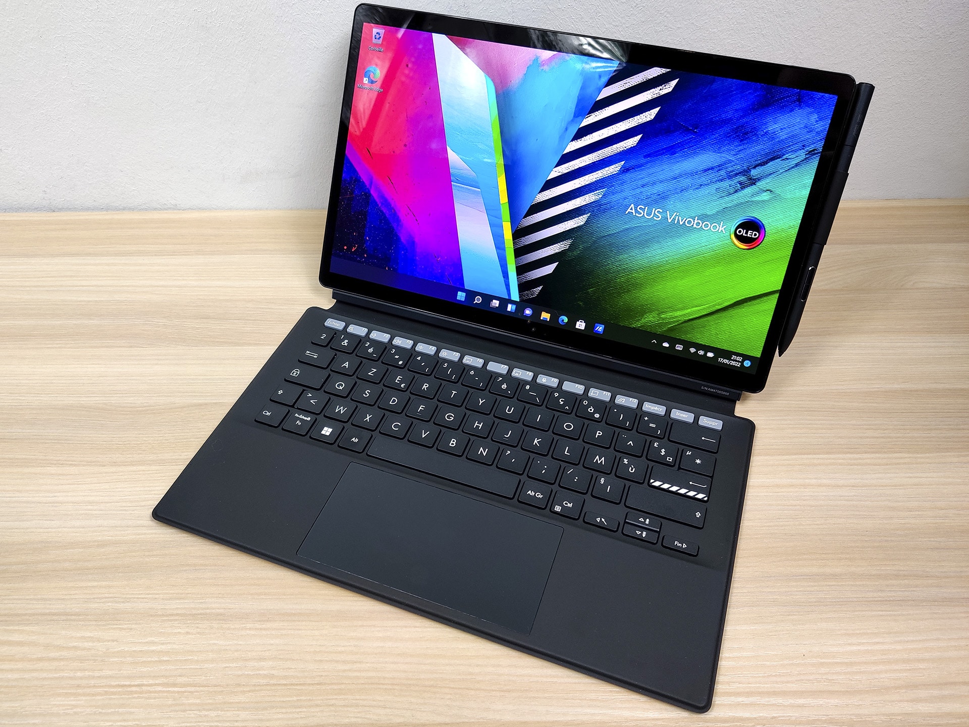 Test Asus Vivobook 13 Slate : 700 euros pour une tablette OLED ...
