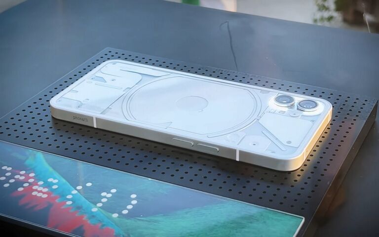 Nothing Phone 1 : le smartphone se dévoile en vidéo avec des LEDs pour ...