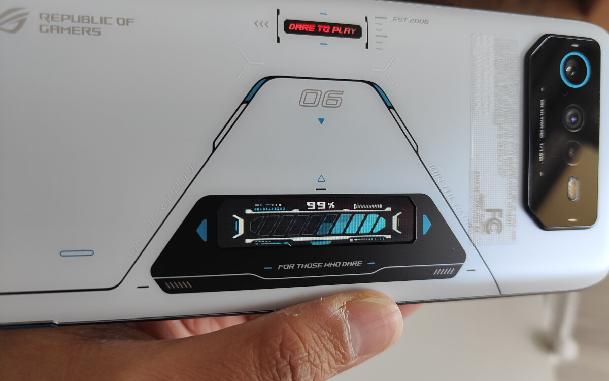 Test Asus ROG Phone 6 Pro : vers l’infini et au-delà… mais pas pour ...