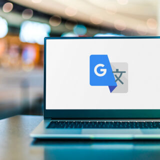 La traduction en direct dans les écouteurs de Google Translate s'ouvre ...