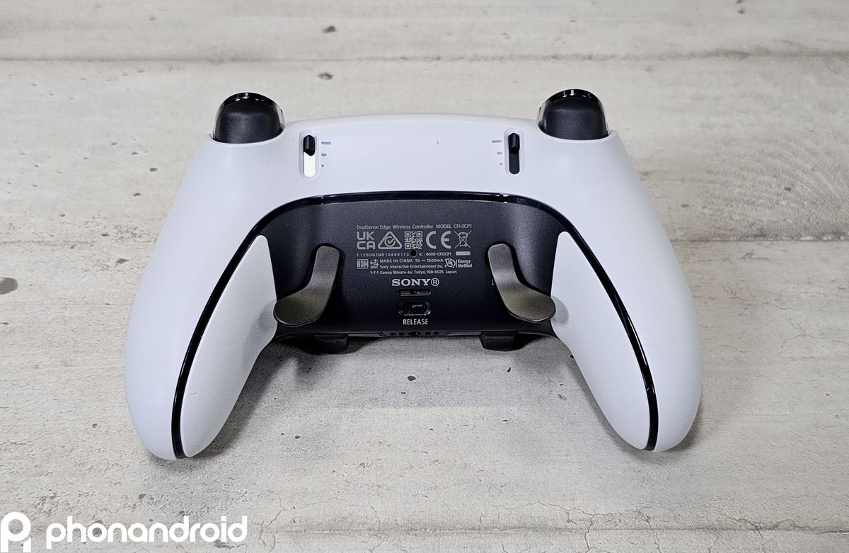 PS5 : on a testé les meilleures manettes pros, voici notre sélection