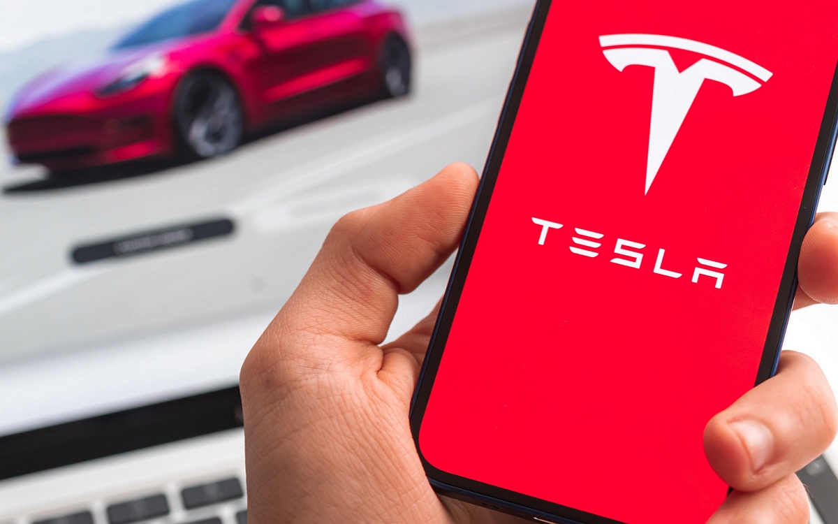 Tesla : l'application iPhone devient plus facile à utiliser grâce aux ...