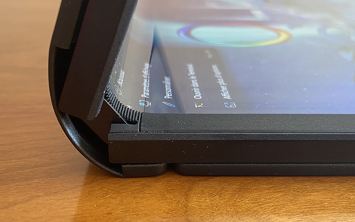 Test Asus Zenbook 17 Fold OLED (UX9702) : notre avis complet sur le PC ...