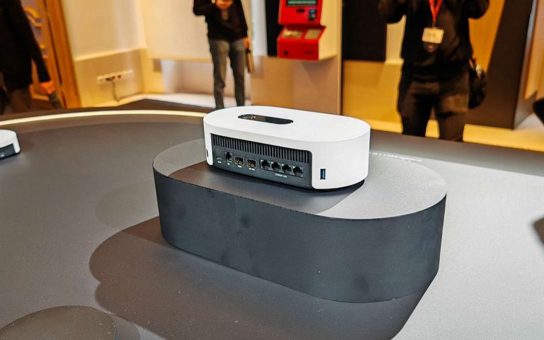 Freebox Ultra : prix, débits, nouveautés, offres streaming, tout savoir sur la box internet premium