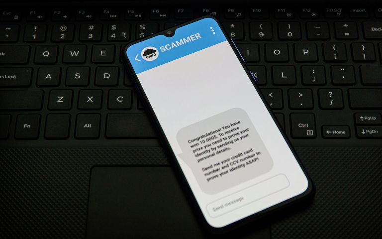 Arnaque au SMS : qu'est-ce que le smishing et comment s'en protéger