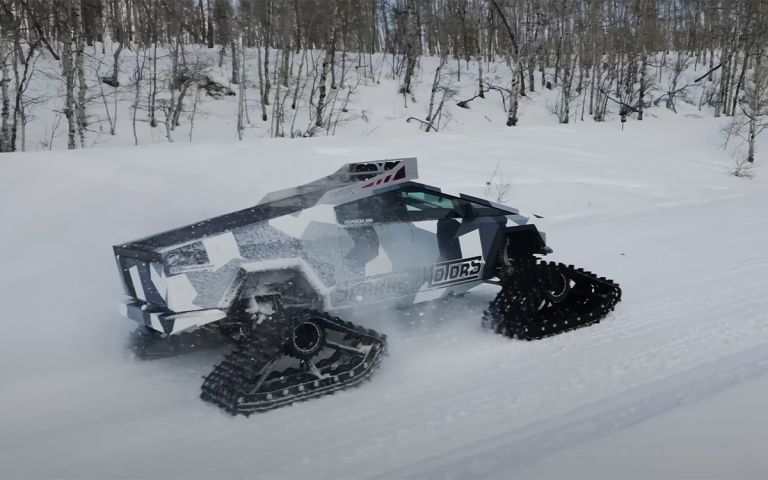 Avez vous déjà vu un Tesla Cybertruck jouer dans la neige
