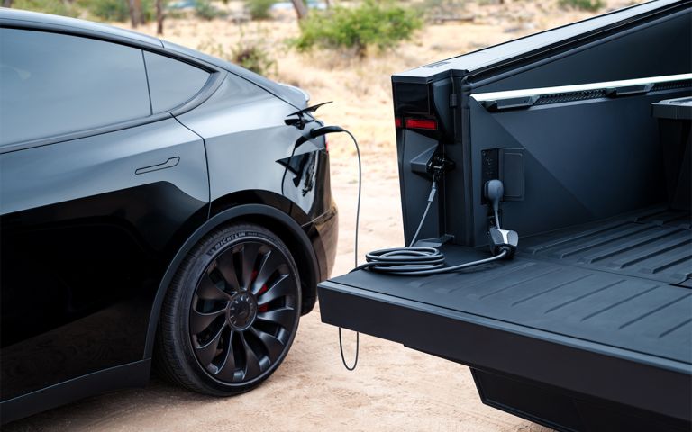 Cybertruck : une fois démontée, sa batterie dévoile un secret bien gardé