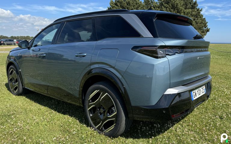 Essai Peugeot e-5008 : notre test complet sur le nouveau SUV électrique