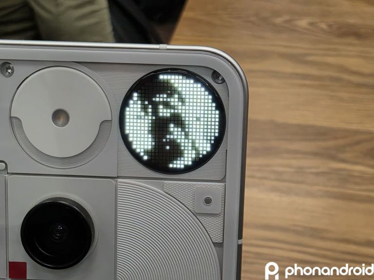 Test Nothing Phone (3) : un smartphone original qui ne fait rien comme ...
