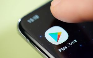 Android : installer une application hors Google Play Store va devenir ...